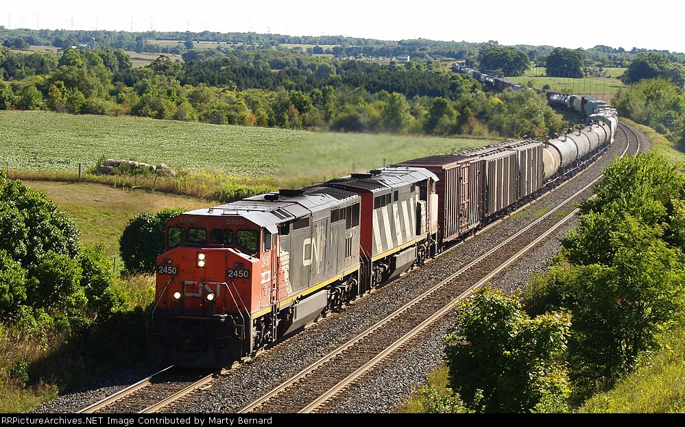 CN 2450 in Southern Onterio Counrtyside